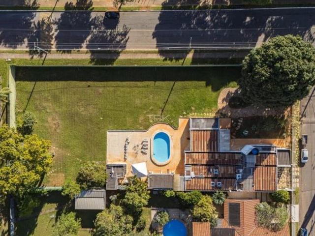 Brasília quase não produz mais terrenos assim. Eu disse: quase