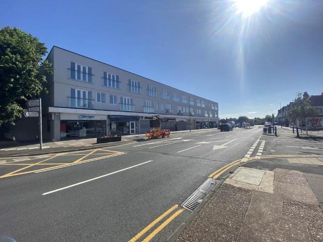 Brassey Parade, Eastbourne, East Sussex 2 bed flat to rent £1,050 pcm £242 pw