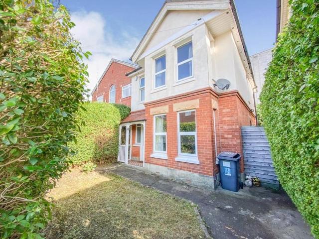 Brassey Road, Bournemouth BH9 4 bed property to rent £2,400 pcm £554 pw