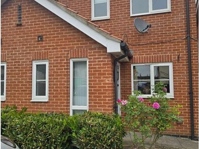 Brett Close, Ipswich IP1, 3 bed semi detached house to rent, £1,300 pcm | PrimeLocation