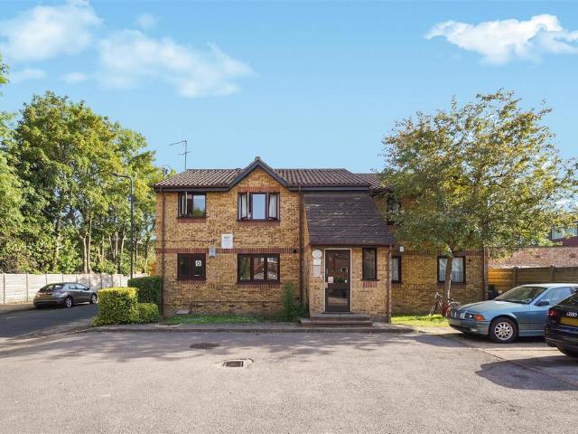 Brewery Close, Wembley 2 bed flat to rent £1,700 pcm £392 pw