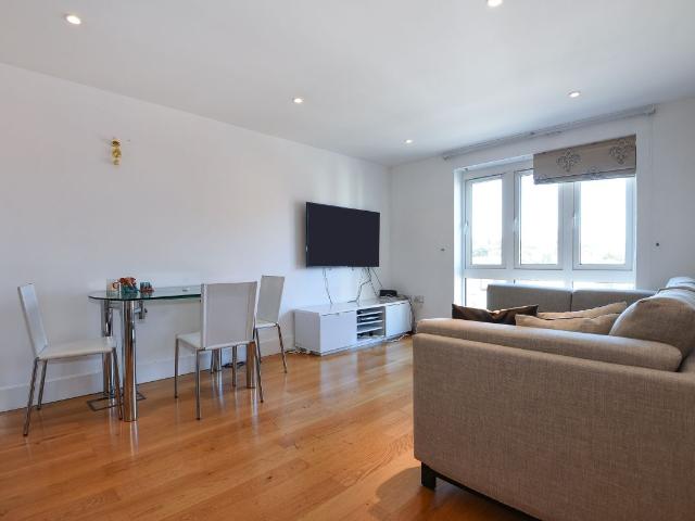 Brewhouse Lane, Putney, London SW15, 2 bed flat to rent, £2,450 pcm | PrimeLocation