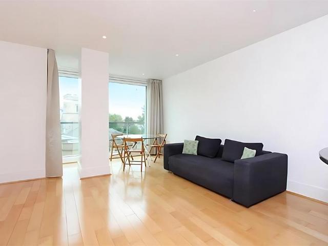 Brewhouse Lane, SW15 2 bed flat to rent £3,250 pcm £750 pw