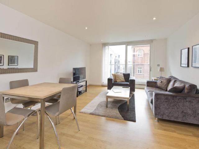 Brewhouse Yard, London EC1V 1 bed flat to rent £2,750 pcm £635 pw