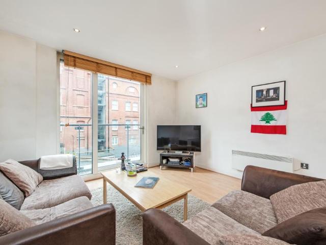 Brewhouse Yard, London, EC1V 2 bed flat to rent £3,500 pcm £808 pw
