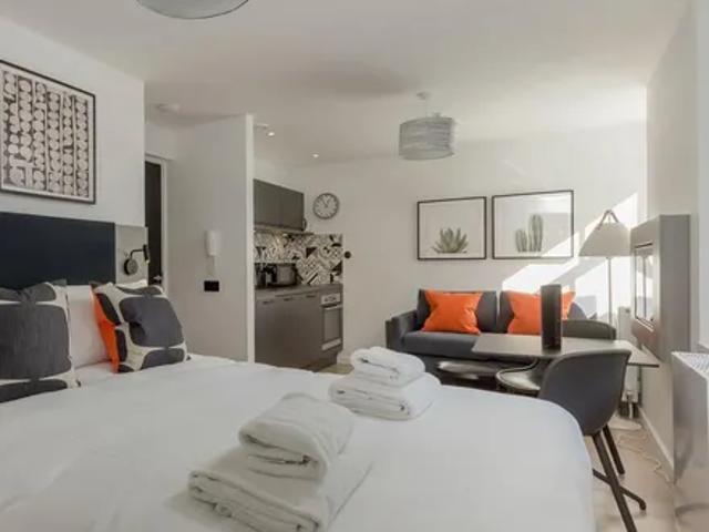 Brewhemia, 1A Market Street, City of Edinburgh, EH1 1DE, United Kingdom | 1 bed apartment for rent #115647481 | Rentberry