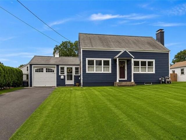 Brewster Dr, Warwick, Home For Sale