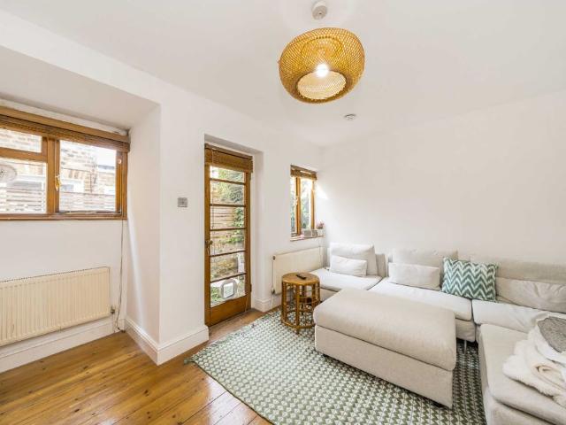 Brewster Gardens, North Kensington, W10, London