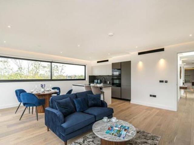 Brewster Gardens, London, 3 Bedroom Apartment