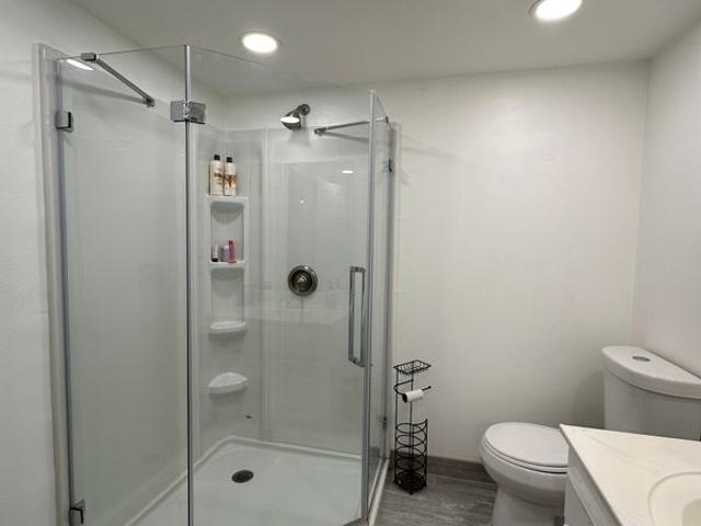 BREA STUDIO MASTER PRIVATE ENTRANCE ENSUITE BATH