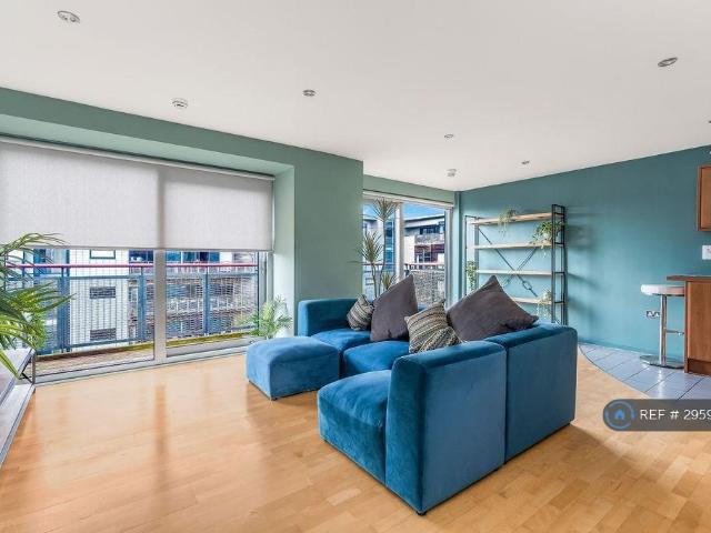 Breadalbane Street, Edinburgh, EH6 2 bed flat to rent £1,395 pcm £322 pw