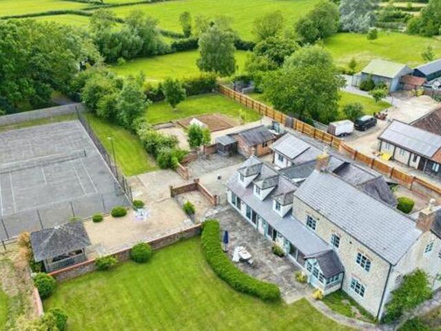Breadstone, Berkeley, 4 Bedroom Detached