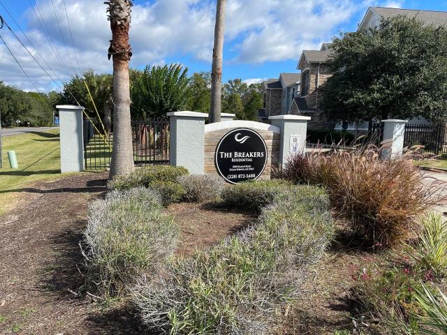 Breaker's Residential 1 Bedroom Apartment for Rent at 8100 Seaman Rd, Ocean Springs, MS 39565