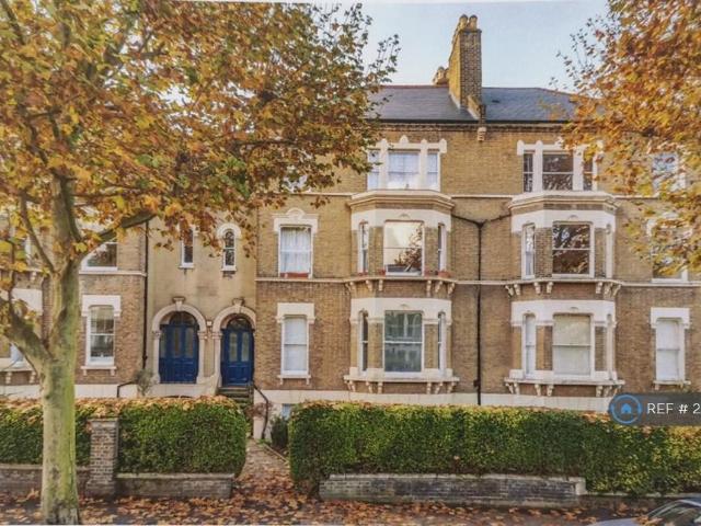 Breakspears Road, London, SE4 3 bed flat to rent £2,700 pcm £623 pw