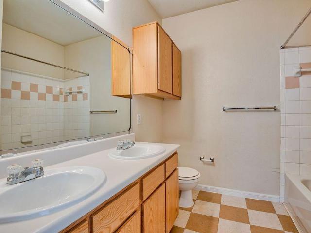 Breakwater Bay 3 Bedroom Apartment for Rent at 4375 N Major Dr, Beaumont, TX 77713