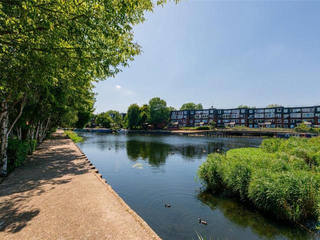 Bream Close, Tottenham Hale, London N17 1 bed flat to rent £1,600 pcm £369 pw