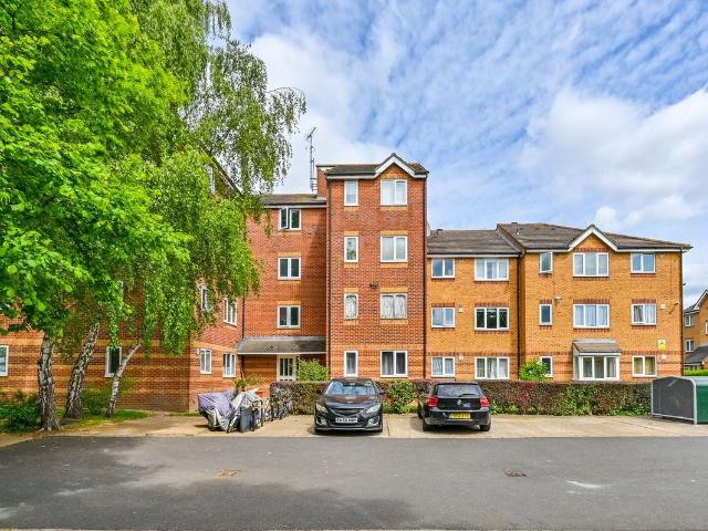Bream Close N17, Tottenham, London, 1 bed flat to rent, £1,800 pcm | PrimeLocation