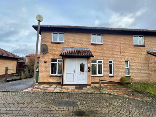 Breamore Court, Milton Keynes MK8 3 bed semi detached house to rent £1,325 pcm £306 pw