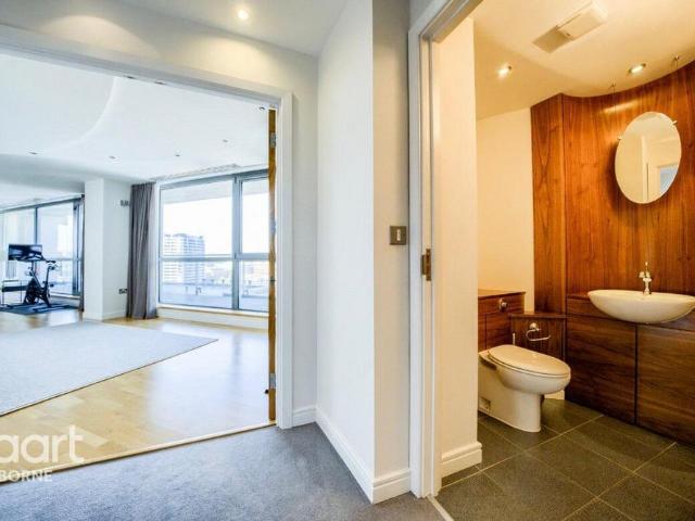 Breathtaking City Centre Penthouse 2 bed penthouse to rent £1,995 pcm £460 pw