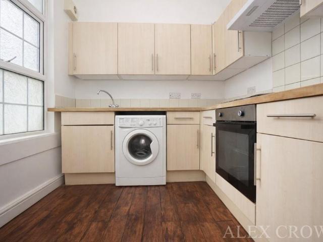 Brecknock Road, Tufnell Park 2 bed flat to rent £2,000 pcm £462 pw