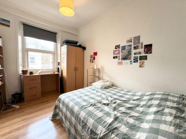 Brecknock Road, Tufnell Park N7, 4 bed flat to rent, £4,000 pcm | PrimeLocation