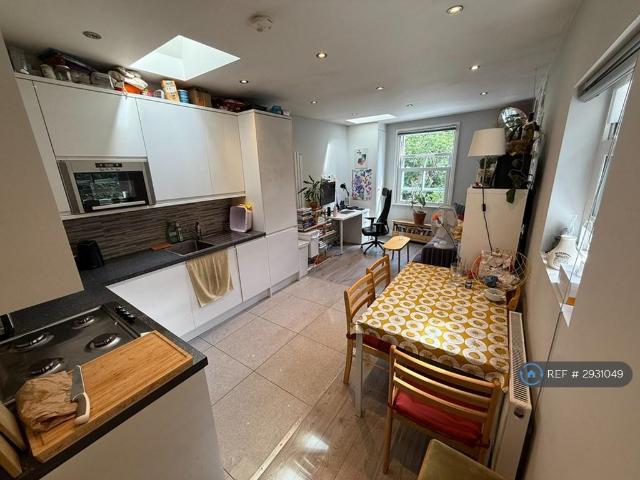 Brecknock Road, London, N7 2 bed flat to rent £2,595 pcm £599 pw