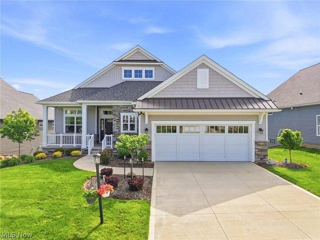 10155 Brookhaven Ln, Brecksville, OH 44141