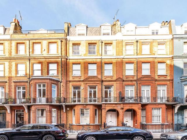 Brechin Place, South Kensington. 3 bed maisonette to rent £6,500 pcm £1,500 pw