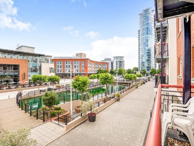 Brecon House, Portsmouth PO1 2 bed flat to rent £1,650 pcm £381 pw