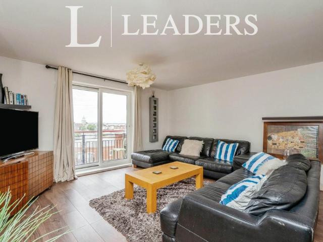 Brecon House, The Canalside, PO1 2 bed flat to rent £1,850 pcm £427 pw