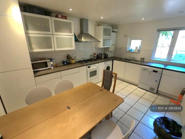 Bredgar Road, Archway, N19 3 bed terraced house to rent £3,400 pcm £785 pw