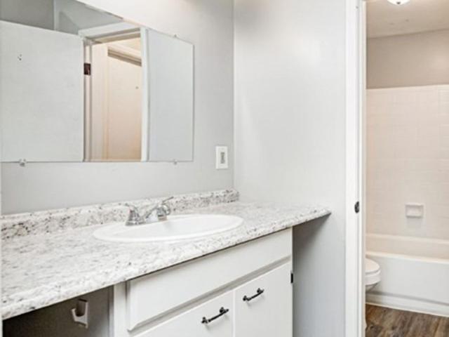 Breeza 32 Apartments 2 Bedroom Apartment for Rent at 622 Wood Dale Ter, Greenwood, IN 46142