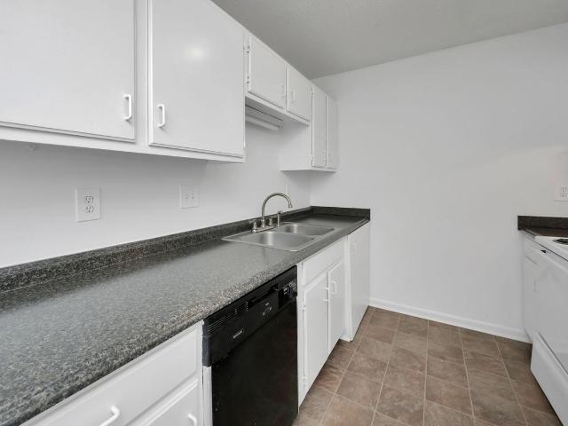 Breezeway 1 Bedroom Apartment for Rent at 1640 12th St S, Birmingham, AL 35205 Five Points South