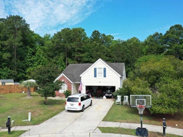 Breezeway Cir