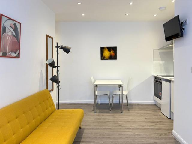 Brend New 1 Bed Flat in Willesden Area Book a View