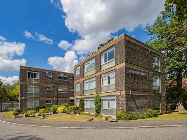 Brendon Court, The Avenue, Radlett. 2 bed apartment to rent £1,800 pcm £415 pw