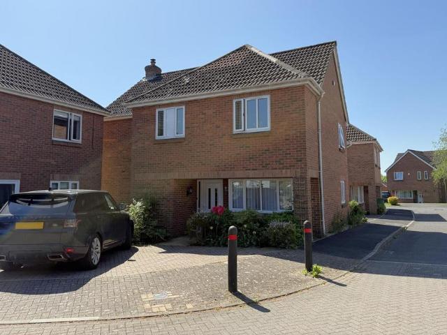 Brendons, Taunton TA4 4 bed detached house to rent £2,400 pcm £554 pw