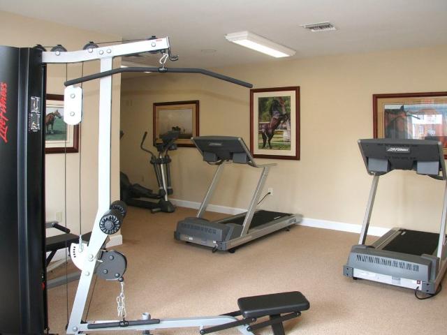 Brenneman Farm Apartments 2 Bedroom Apartment for Rent at 4400 Sanibel Cir, Virginia Beach, VA 23462
