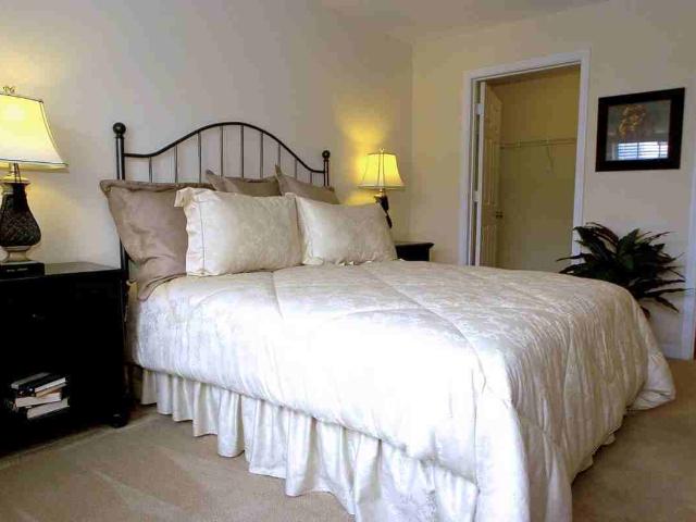 Brenneman Farm Apartments 2 Bedroom Apartment for Rent at 4400 Sanibel Cir, Virginia Beach, VA 23462
