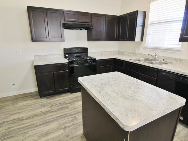 Brenwood Circle Townhomes 3 Bedroom Apartment for Rent at 18210 S Wimbledon Dr, Katy, TX 77449