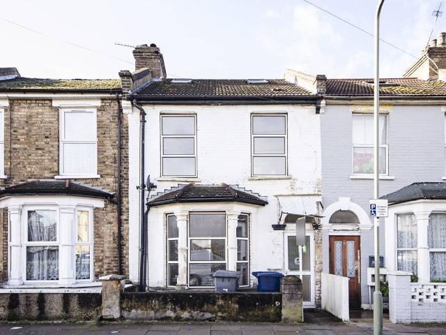 Brent View Road, Hendon, London NW9, 4 bed terraced house to rent, £3,200 pcm | PrimeLocation