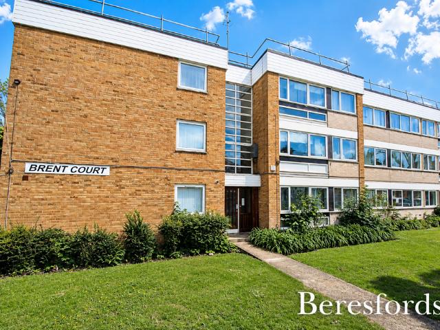 Brent Court, Compton Avenue, RM2 2 bed apartment to rent £1,600 pcm £369 pw