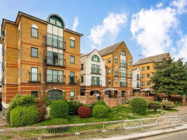 Brent Cross Gardens, NW4, London