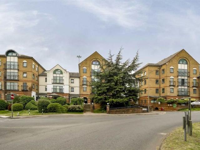 Brent Cross Gardens, NW4, London