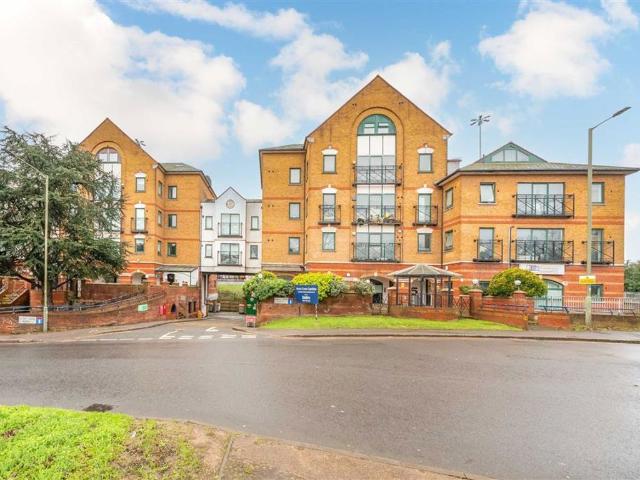 Brent Cross Gardens, Brent Cross NW4, Studio to rent, £1,300 pcm | PrimeLocation