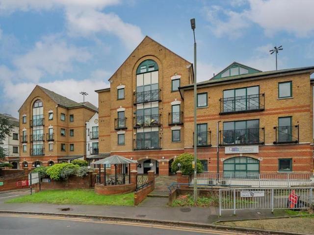 Brent Cross Gardens, London NW4 Studio to rent £1,148 pcm £265 pw