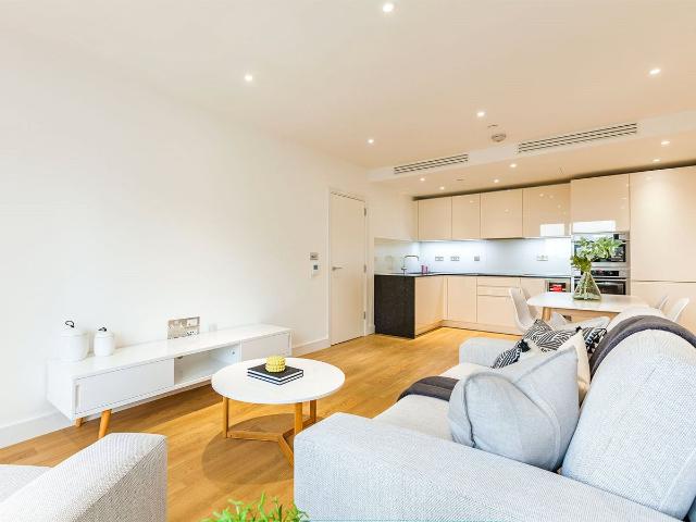 Brent House, 50 Wandsworth Road SW8, 2 bed flat to rent, £3,900 pcm | PrimeLocation