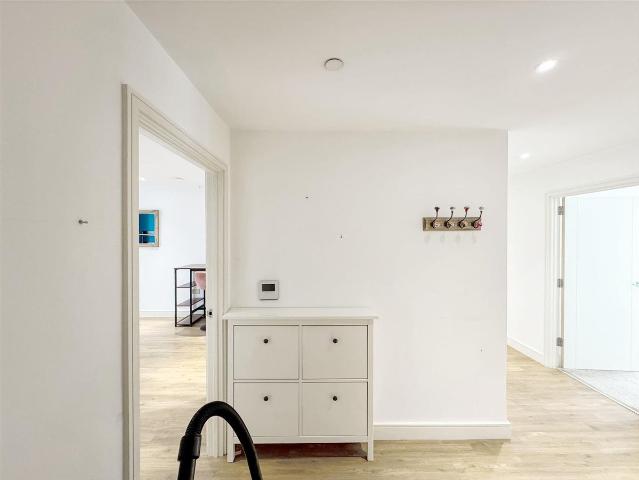 Brent House, Wandsworth Road SW8, 2 bed flat to rent, £3,650 pcm | PrimeLocation