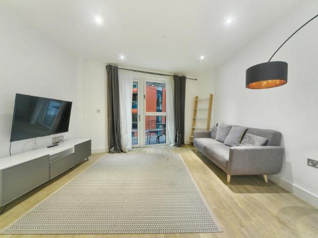 Brent House, SW8 1 bed flat to rent £3,750 pcm £865 pw