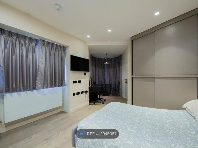 Brent Steet, London NW4, Studio to rent, £1,250 pcm | PrimeLocation